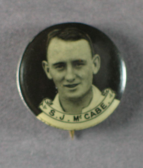 Badge with image of Stan McCabe, 1934 - Australian Sports Museum