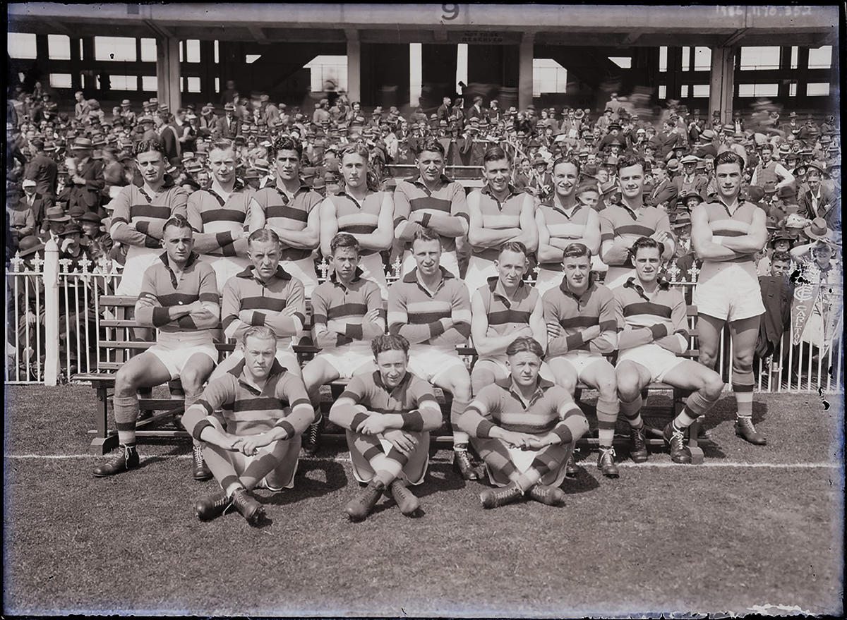 Glass plate negative, Footscray Football Club team portrait ...